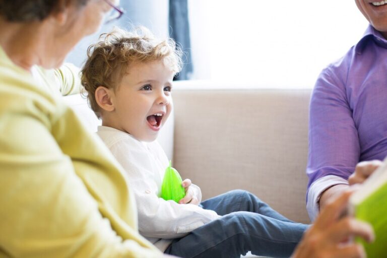 Effective Communication With Toddlers: Parent's Guide